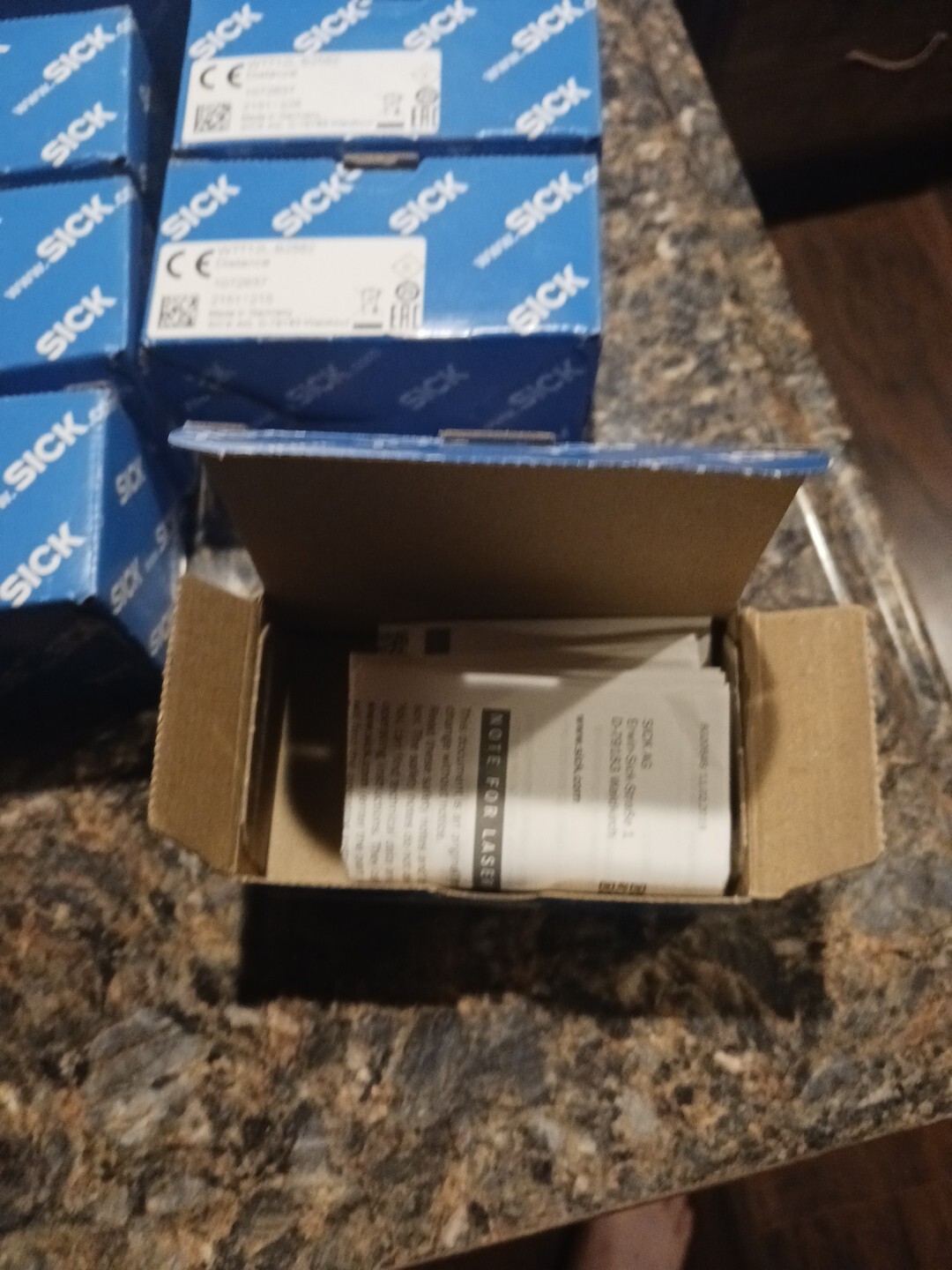 NEW IN BOX SICK WTT12L-B2562 1072637 Sensor BRAND NEW US SELLER!!!!! | eBay