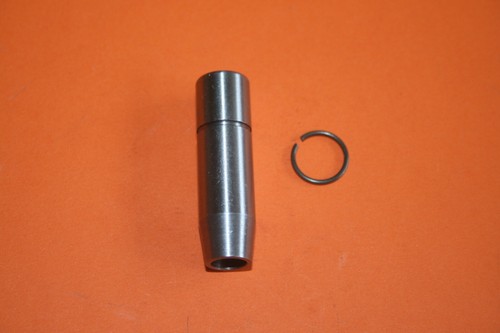 BSA C15 INLET EXHAUST IRON VALVE GUIDE AND CIRCLIP 1958-67 40-0133 uk ...
