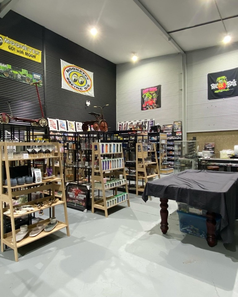 Oz Wheels Redbellies Clutch 1 Holden HQ Panel Van 1/64 Silver Sandman ...