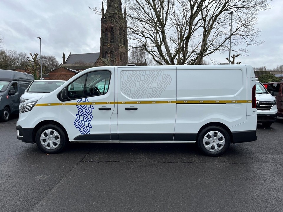 2024 RENAULT TRAFIC ELECTRIC PANEL VAN L2 H1 90kw BREAKDOWN SERVICE TM ...