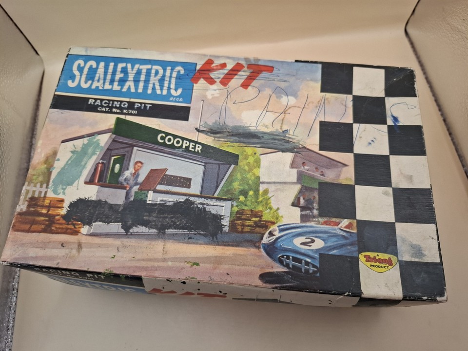 Scalextric Classic Spectator Owner Stand Racing Pit Building Empty 1:32 ...