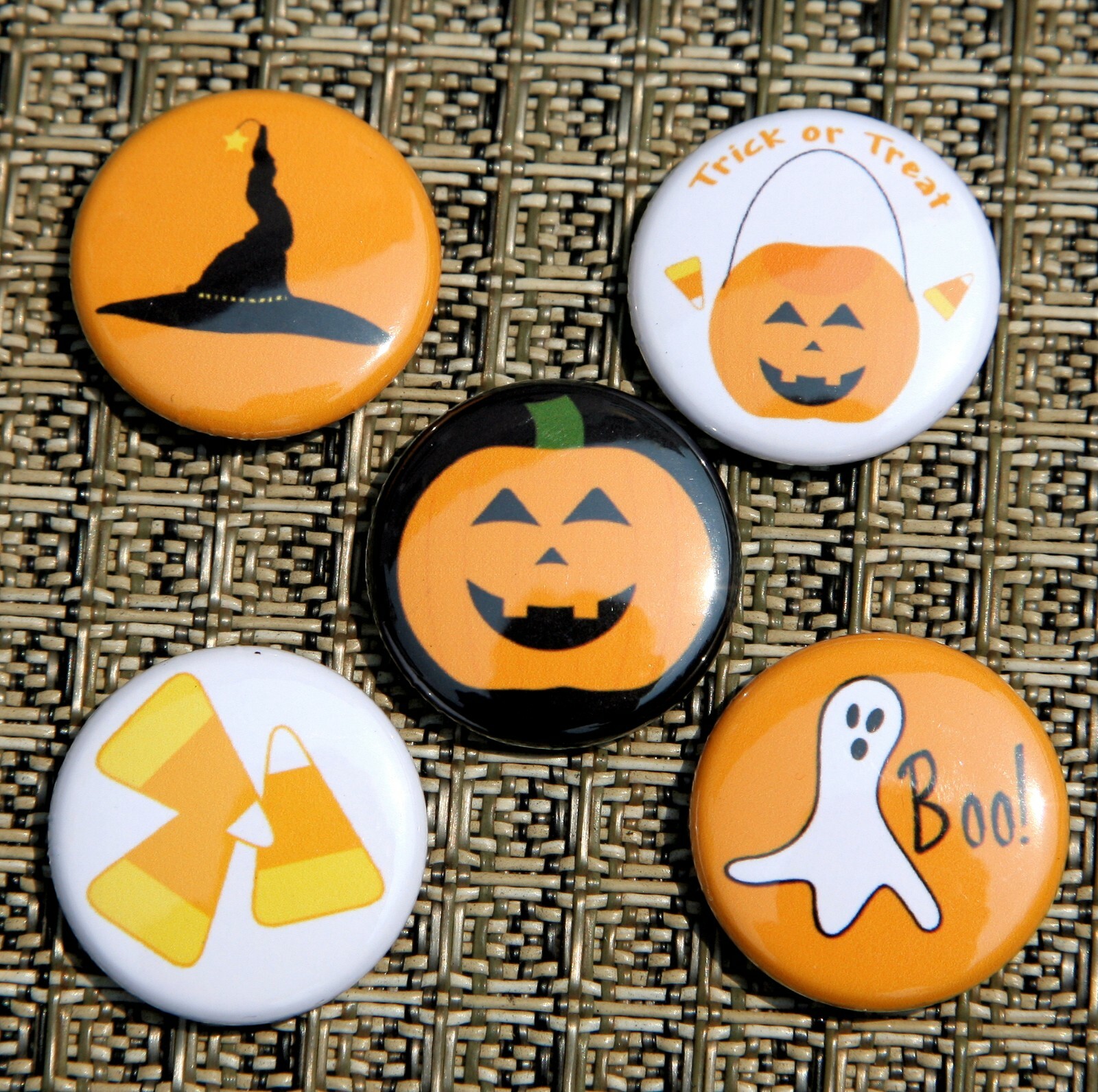 5 HAPPY HALLOWEEN Buttons Pins Badges 1 inch Set Cute | eBay