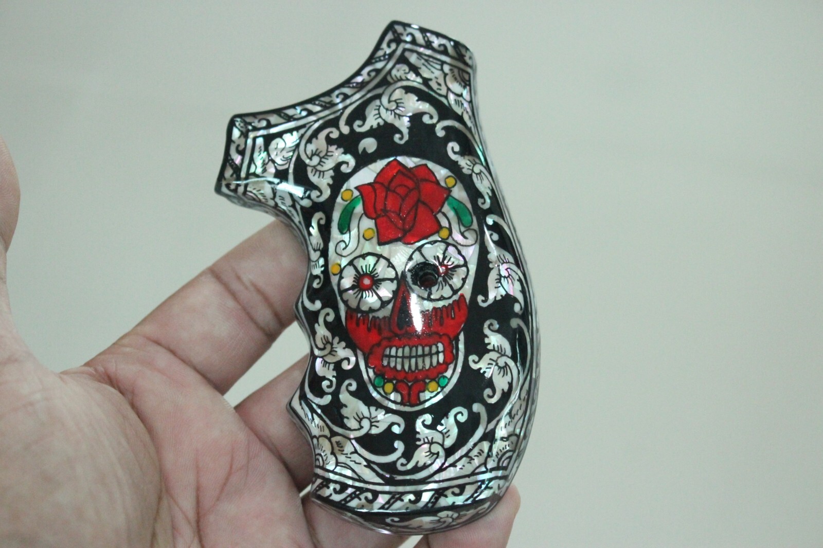 COMBAT GRIPS FOR S&W K, L FRAME MOD 686, 696 ROUND BUTT SUGAR SKULL ART ...