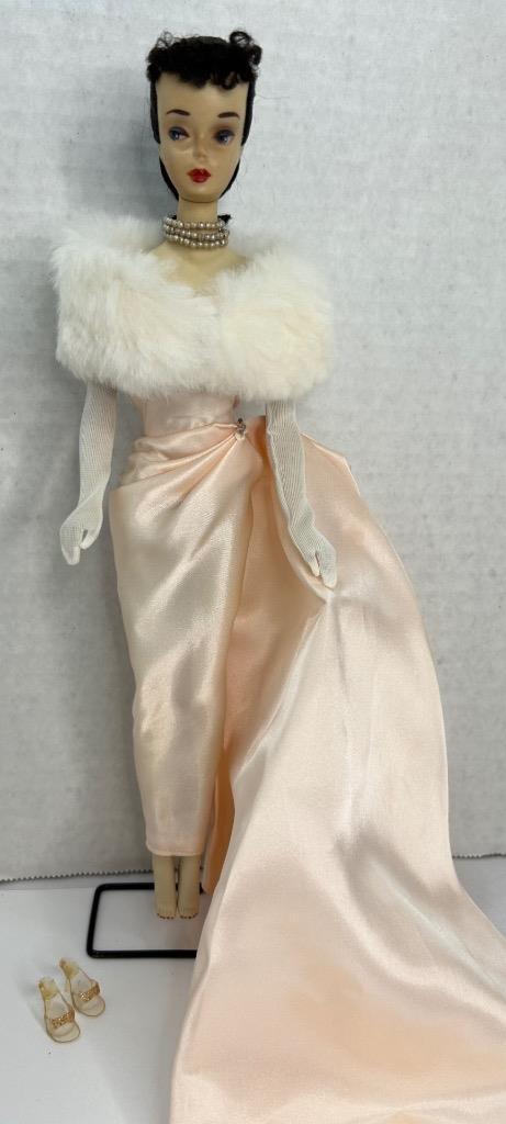VINTAGE BRUNETTE BARBIE #3 DOLL in VINTAGE ENCHANGED EVENING #983 MINTY ...