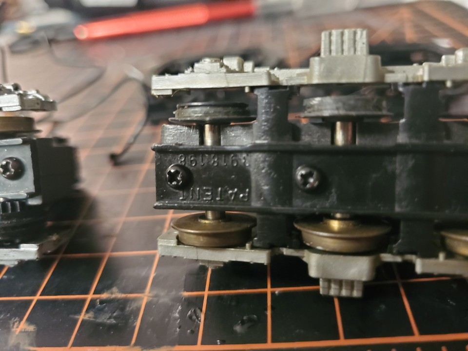 Ho Scale F7 , F9 Tyco Motor/ truck Set (1 Pair)(Powers up, Needs To Be ...