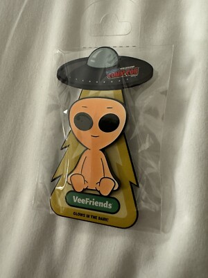 Veefriends Adaptable Alien Pin NYCC 2024 Exclusive | eBay
