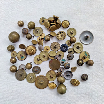 Lot of Old Buttons Early 18th Century Flat Tombac Civil War GAR Ball ...