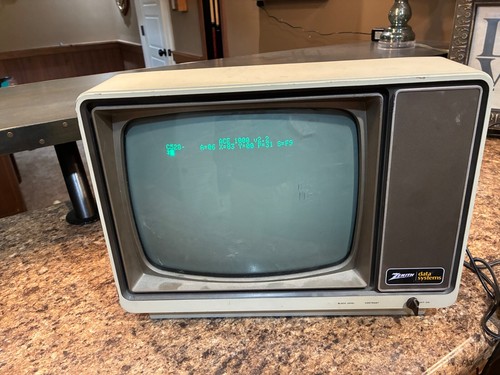 Zenith Data Systems ZVM-121 Composite Monochrome Green 12" Monitor ...