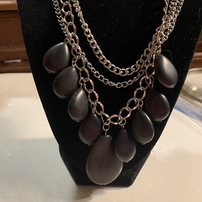 3 Stainless steel chains with teardrop shaped Black stones N 1 ...
