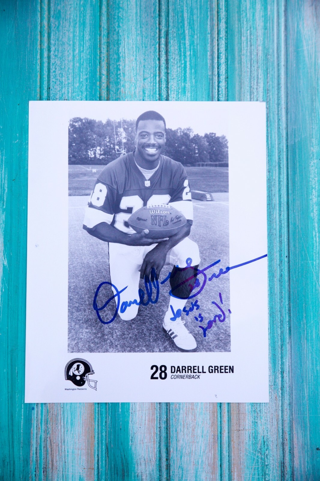 Washington Redskins Darrell Green Autograph 8" x 10" Photo Kneeling w ...
