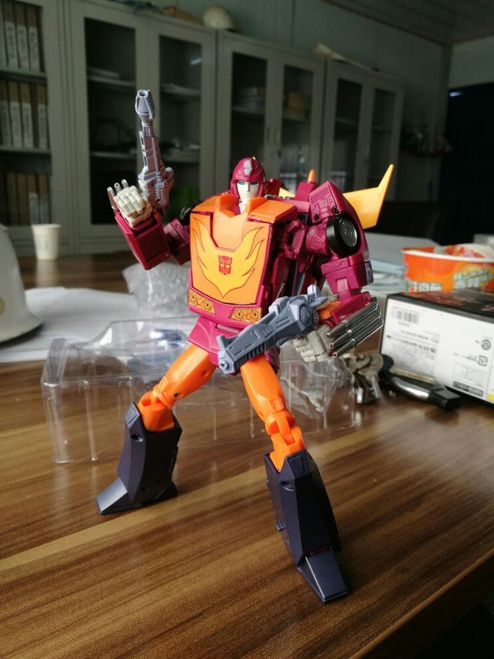 Transformer Masterpiece MP-28 Cybertron Cavalier Hot Rodimus G1 Action ...