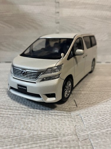 1/24 First Generation Vellfire Promotional Color Sample Mini Car White ...