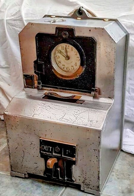 A RARE VINTAGE ANTIQUE CLOCKING IN MACHINE BY TIME RECORDERS LTD LEEDS ...