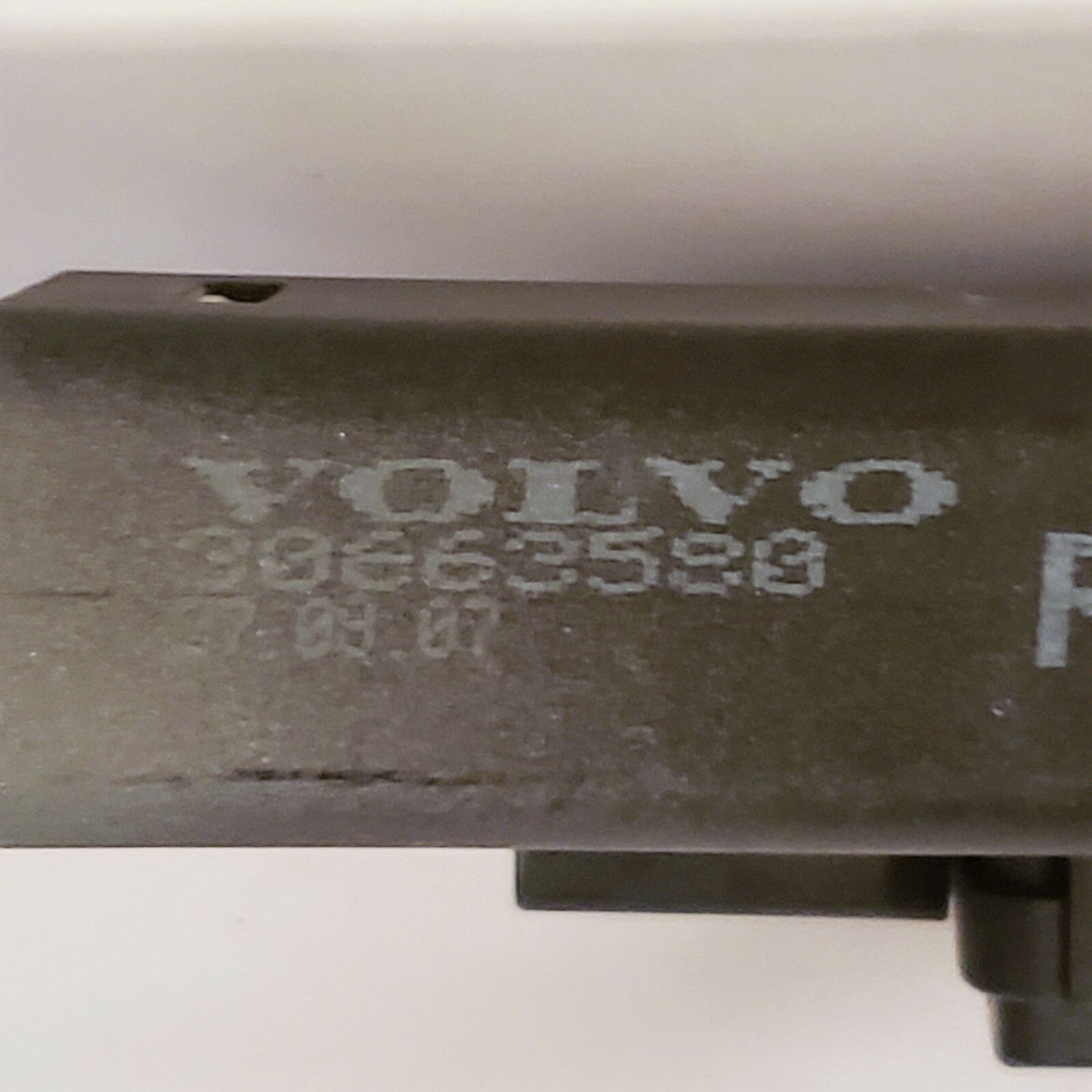 Genuine VOLVO S80 V70 XC70 HEADLIGHT WASHER NOZZLE JET, Right/Passenger ...