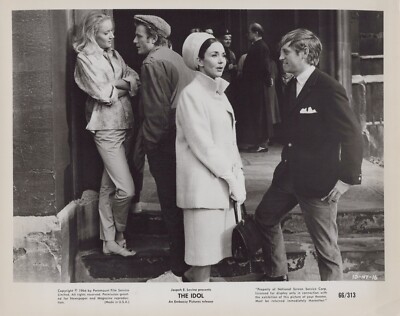 Jennifer Jones + Jane Birkin + Jeremy Bulloch in The Idol (1966) Photo ...