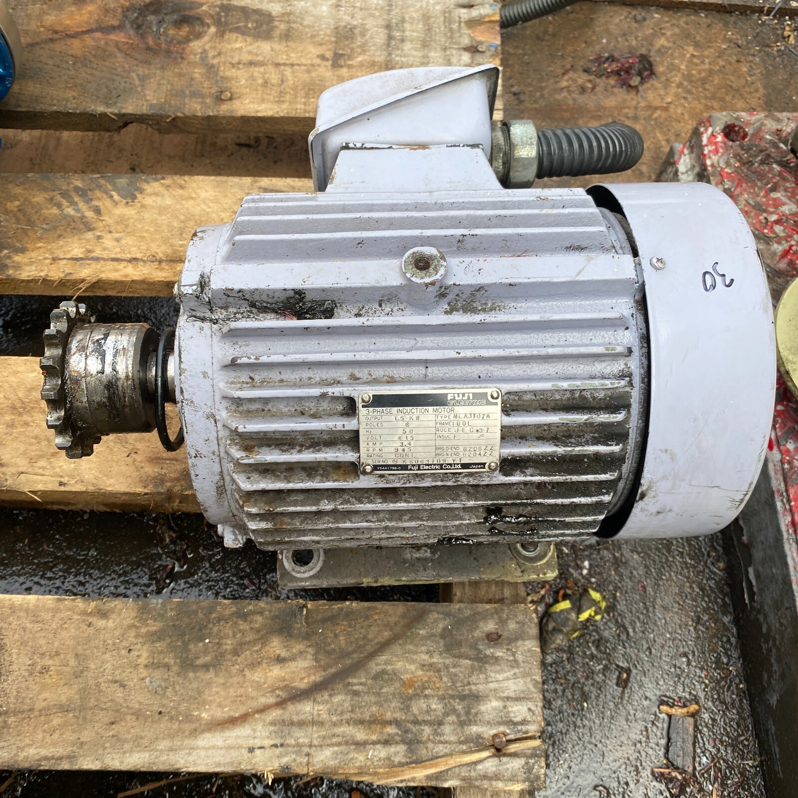 Fuji Electric induction motor 1.5kW 2HP 415V 3 Phase 28mm shaft 945rpm ...