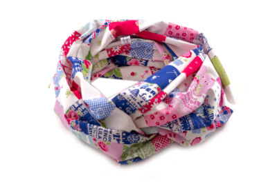 Damen-Rundschal Loop Patchwork Blumen weiß blau rosa bunt ca. 25 cm x 140 cm | eBay.de
