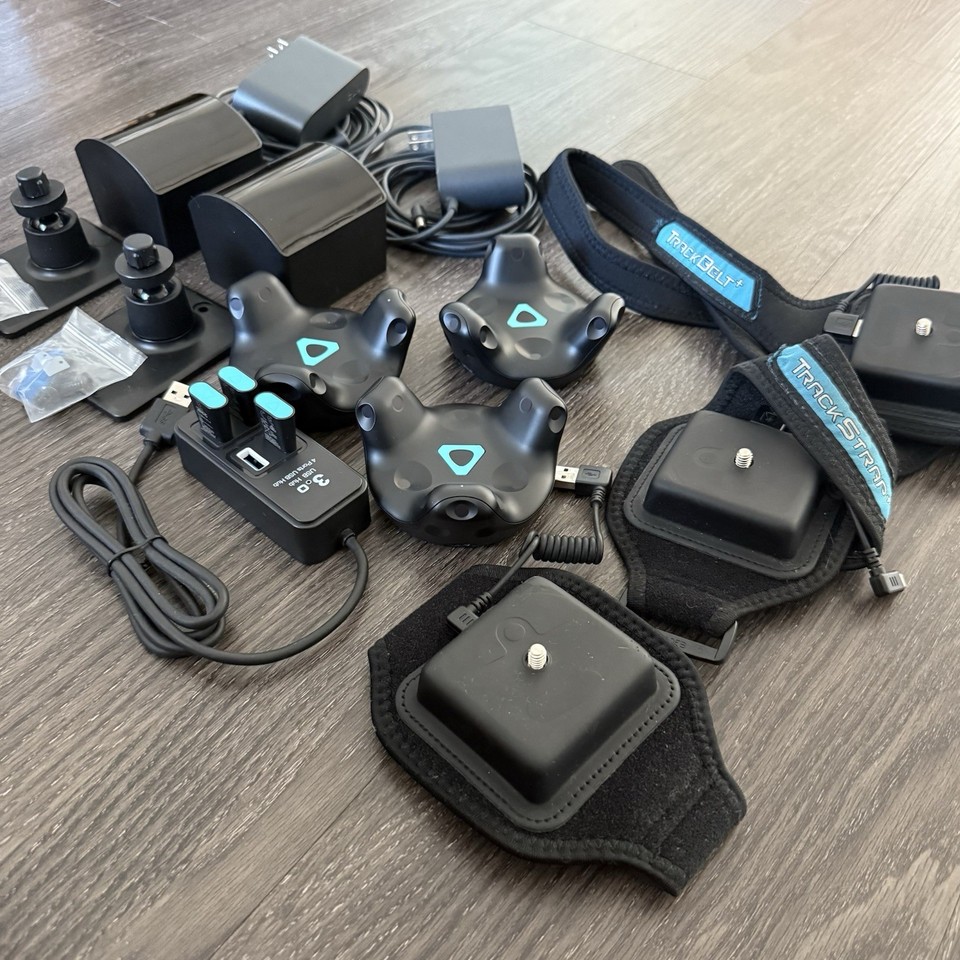 3x HTC Vive Tracker 2.0 + 2x SteamVR 2.0 Base Stations VRChat Full Body ...
