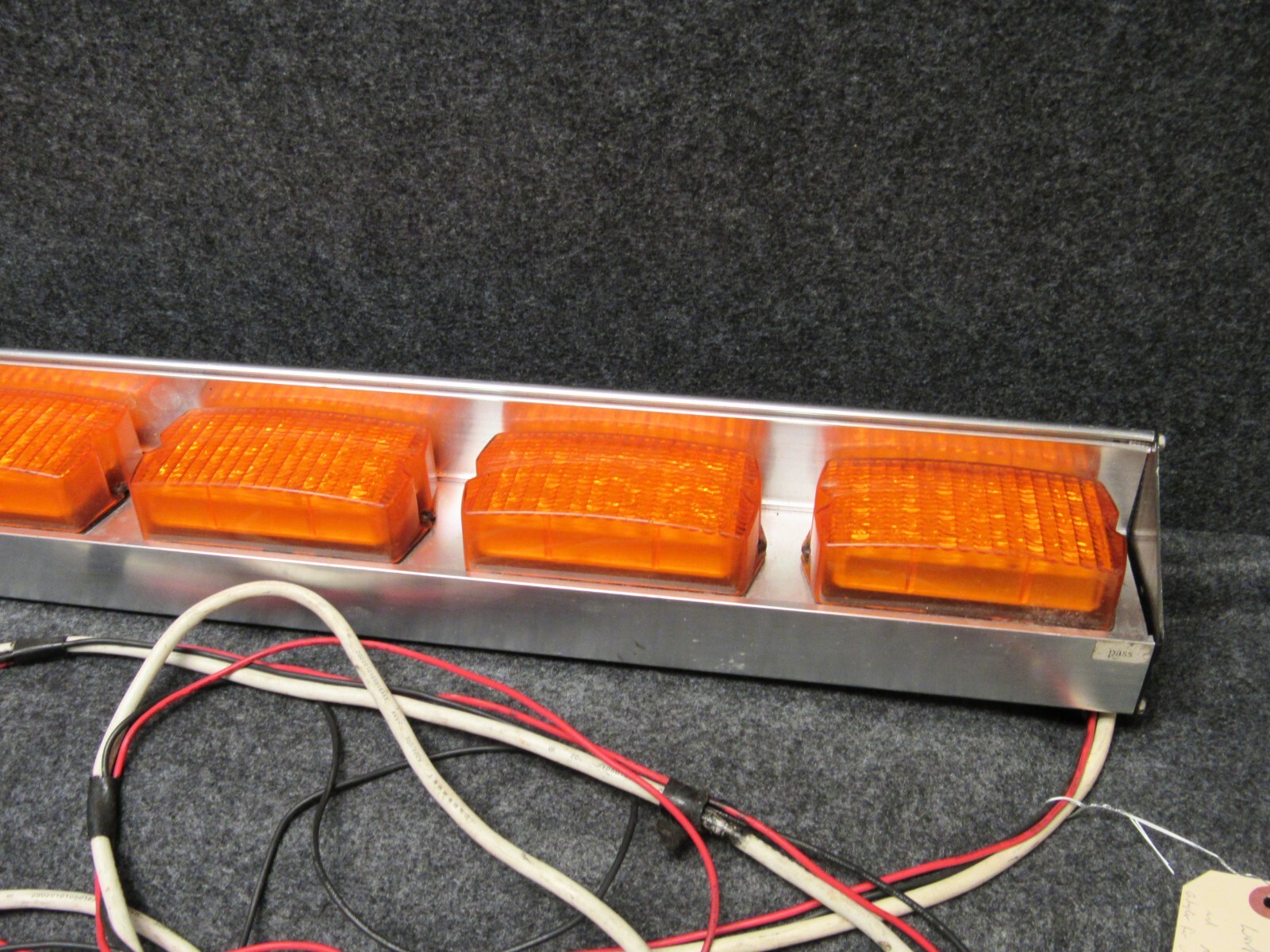 Galls DR001 LED Arrow Bar Traffic Advisor 42" Amber Light Flashing 12 ...