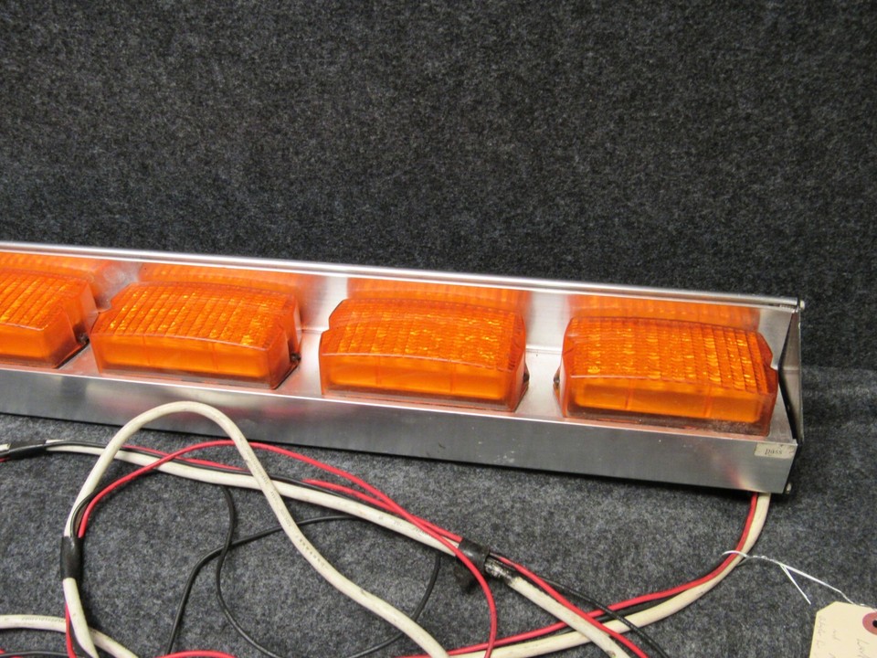 Galls DR001 LED Arrow Bar Traffic Advisor 42" Amber Light Flashing 12 ...