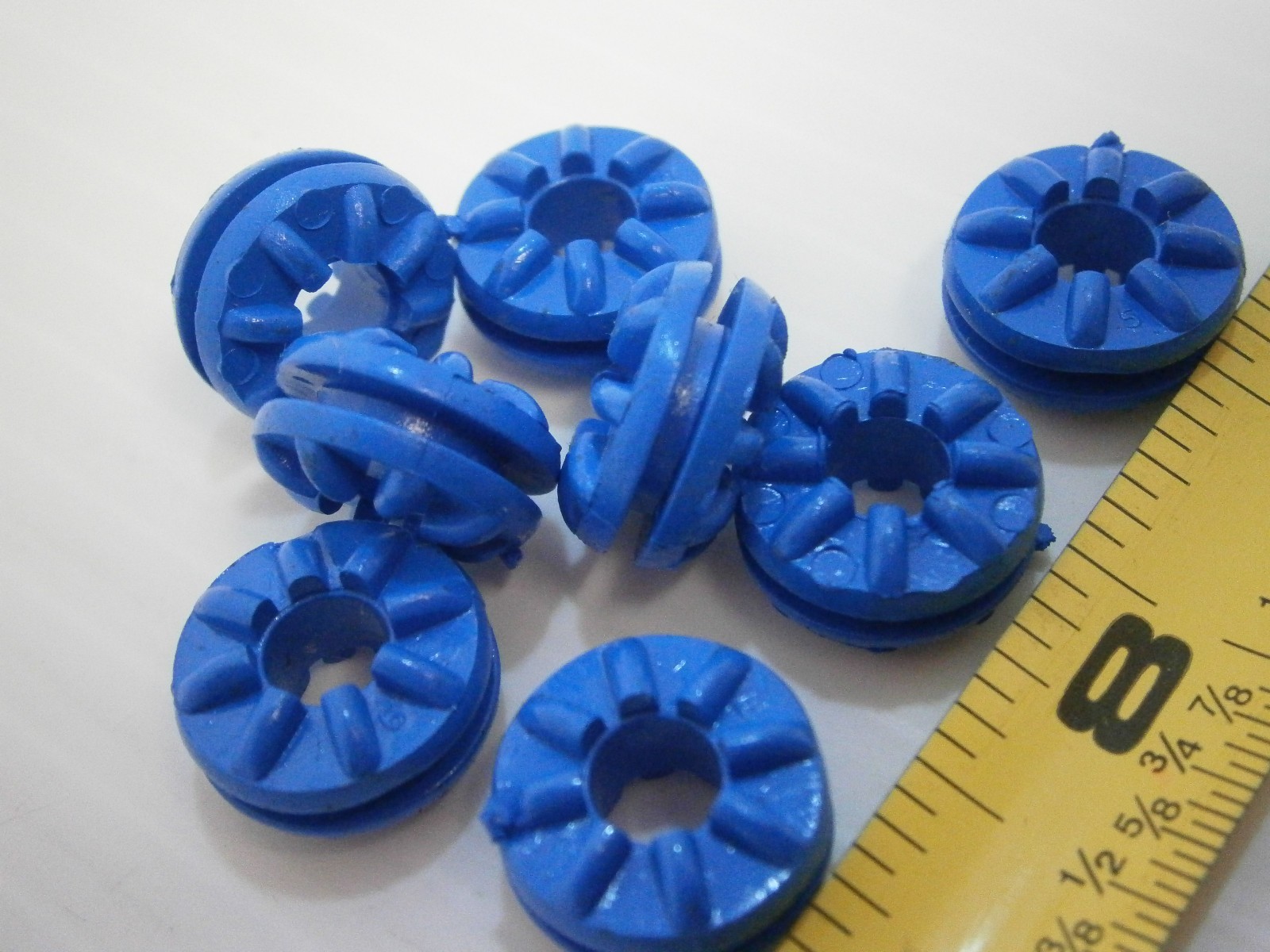 E.A.R G-401-1 IsoDamp Versadamp grommet rubber blue ribbed 9/16 L lot ...