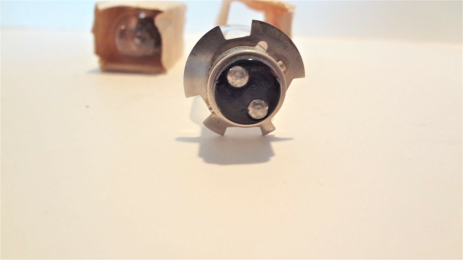 NIKON #77903 BULB 6 VOLT 15 WATT WITH SPECIAL SLOTTED BASE QTY (2) NEW ...