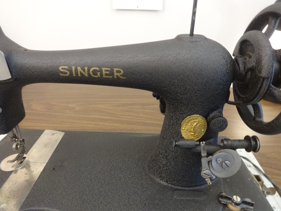 1890 SINGER VS2 27-1 Fiddle back Sewing Machine w/Case - Motorized | eBay