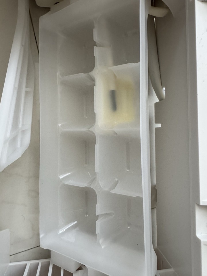 OEM WHIRLPOOL REFRIGERATOR ICE MAKER ASSEMBLY W11700250 FLEX TRAY | eBay