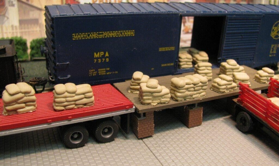 HO Scale Feed/Grain Sacks - Scenery Accessories | eBay