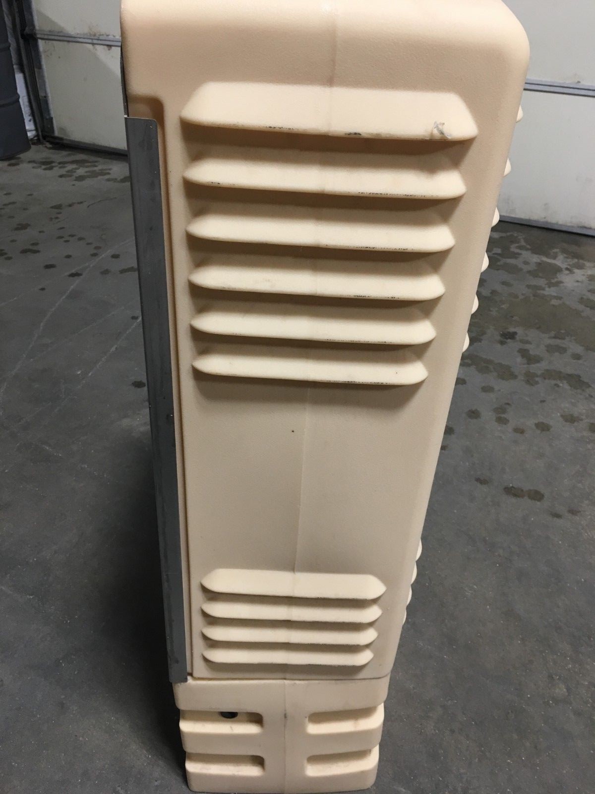 Channell Commercial Corp Pedestal 20x32x12 BEIGE | eBay