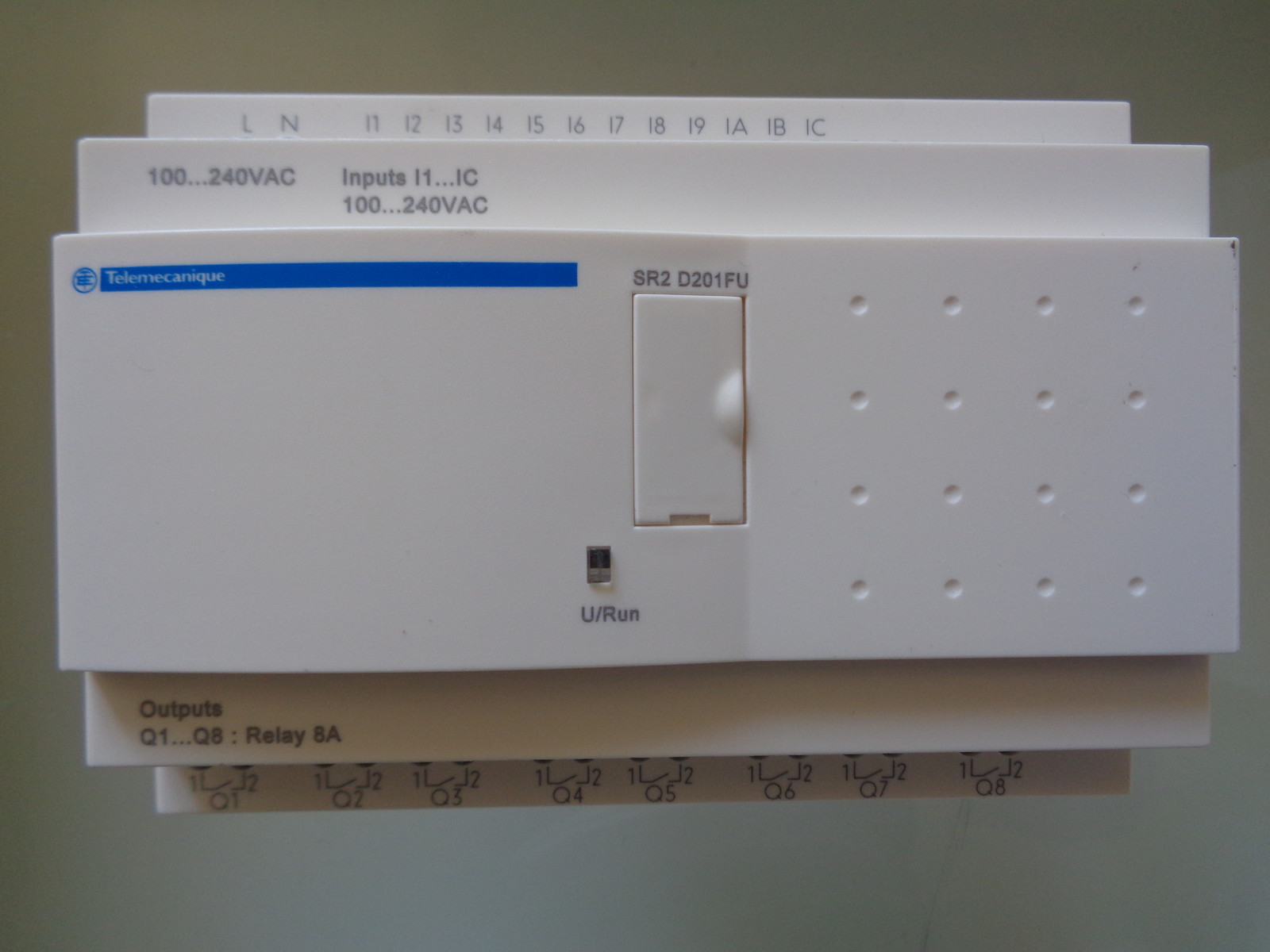 Zelio Schneider d’occasion | Plus que 4 à -70%