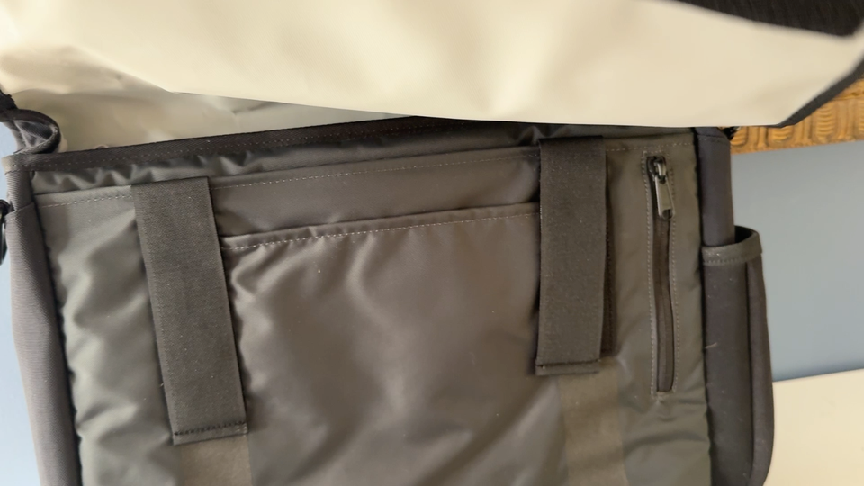 Timbuk2 San Francisco Black 17" Messenger Laptop Bag Pack w/Metal ...