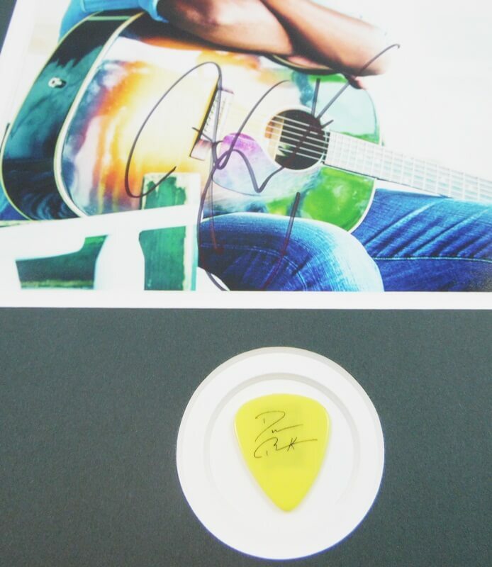 Darius Rucker Autographed 8x10 & Concert Stage Used Guitar Pick Matted ...