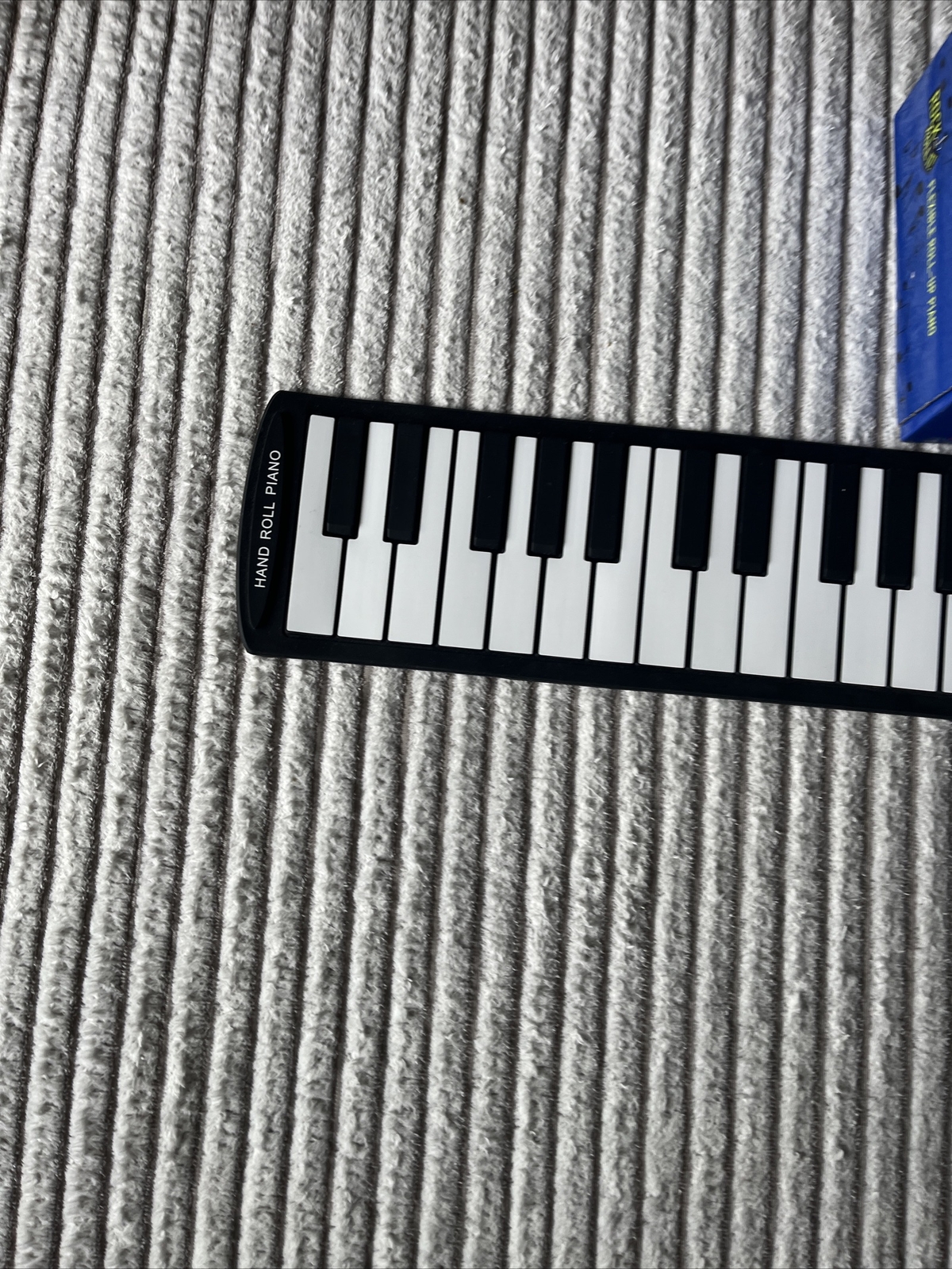 Mukikim Rock and Roll It Piano Flexible Roll-Up Electronic Keyboard 49 ...