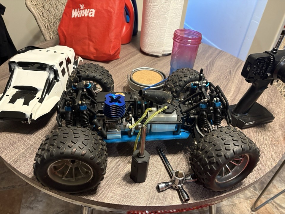Redcat Racing Lightning STR-R 1/10 AWD Nitro Touring Car for Parts or ...