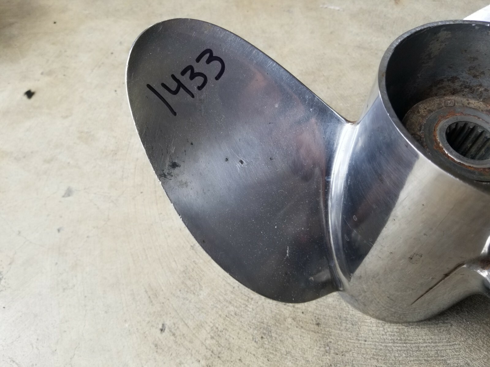 LEFT HAND 14 1/2" X 20P OMC RAKER SS PROP, 398502, EVINRUDE JOHNSON 4. ...