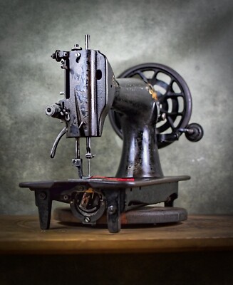 Sewing Machines - 1904 Singer Sewing Machine