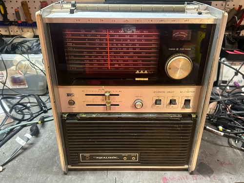 Vintage Realistic Patrolman 10 Multi Band Radio #12-747. | eBay