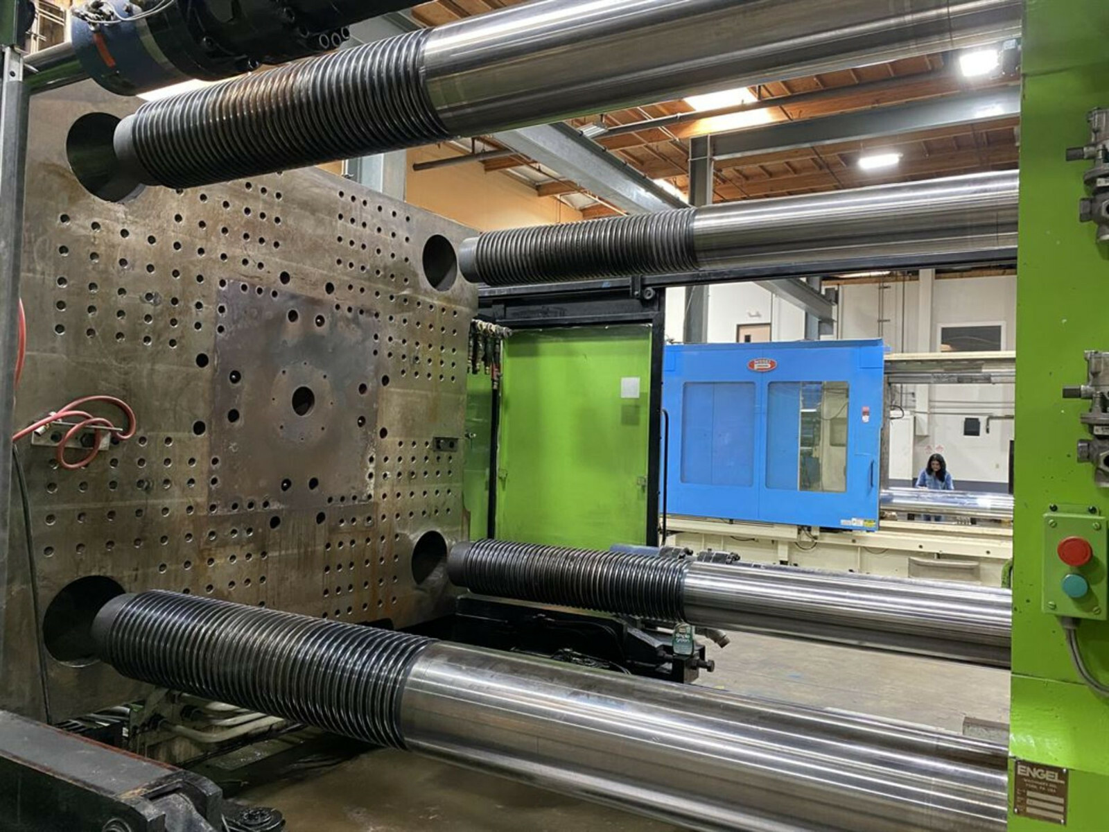 1999 1650 ton Engel Duo Injection Molding Machine, Model 16050/1650DU ...