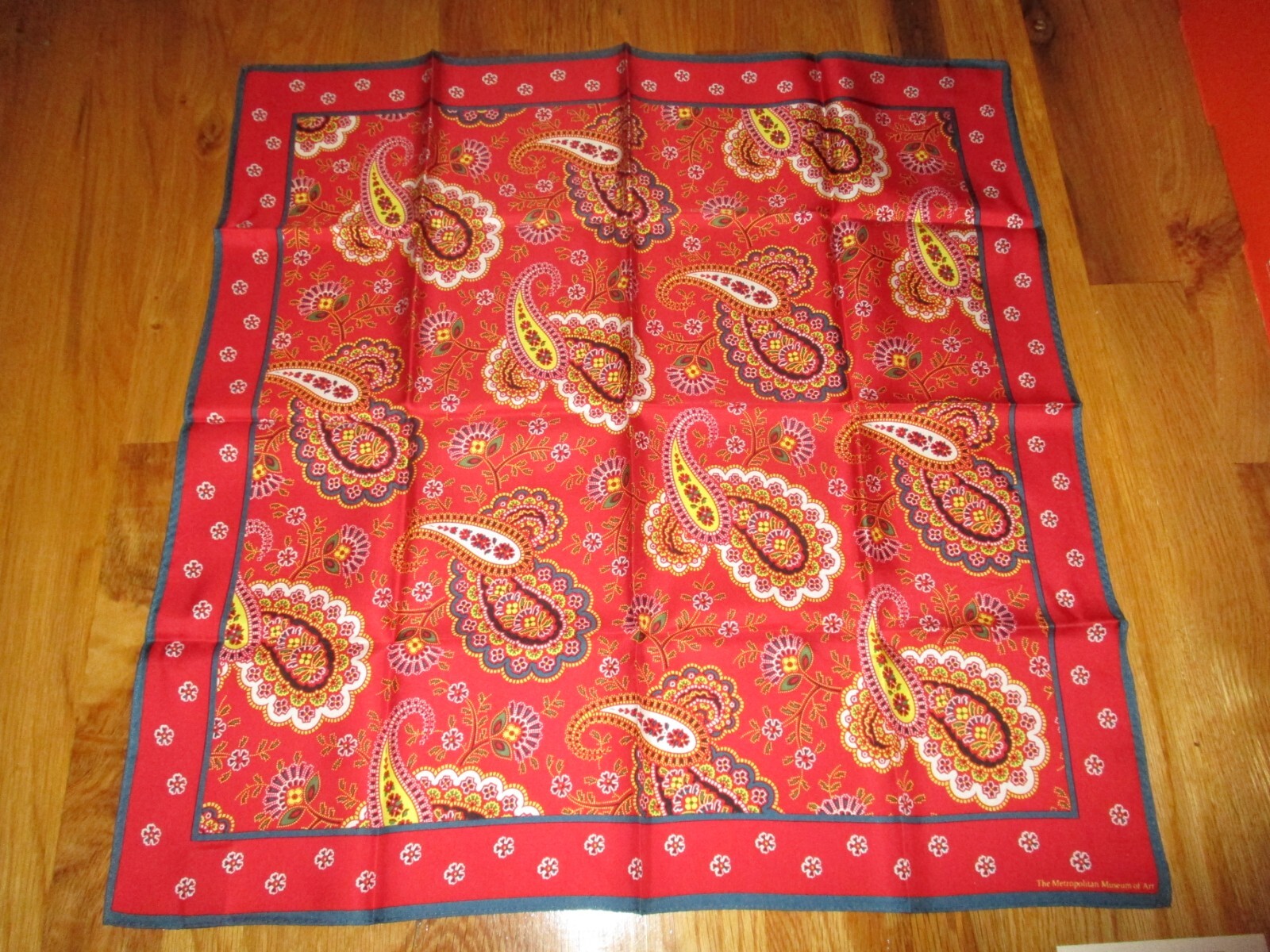 NIP Metropolitan Museum of Art Red Russian Paisley 100% Silk Square ...