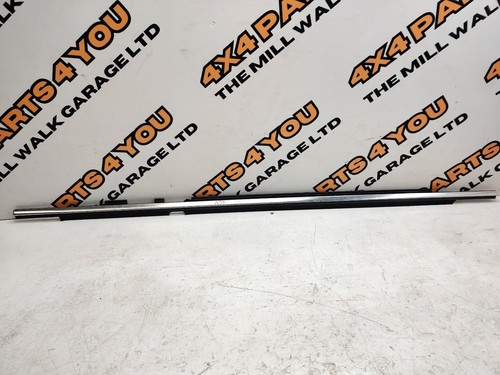 2007 VOLVO XC90 LEFT REAR DOOR WINDOW GLASS TRIM STRIP 30753852 | eBay