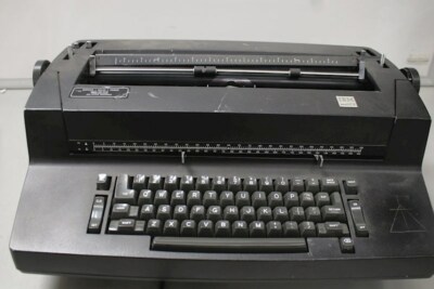 Typewriters & Word Processors - Self Correcting