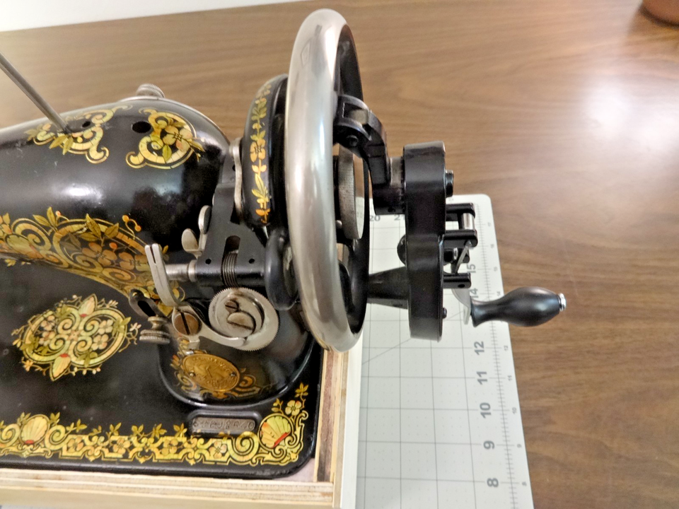 SERVICED - 1914 SINGER 115 Sewing Machine w/HAND CRANK, EXTRAS ...