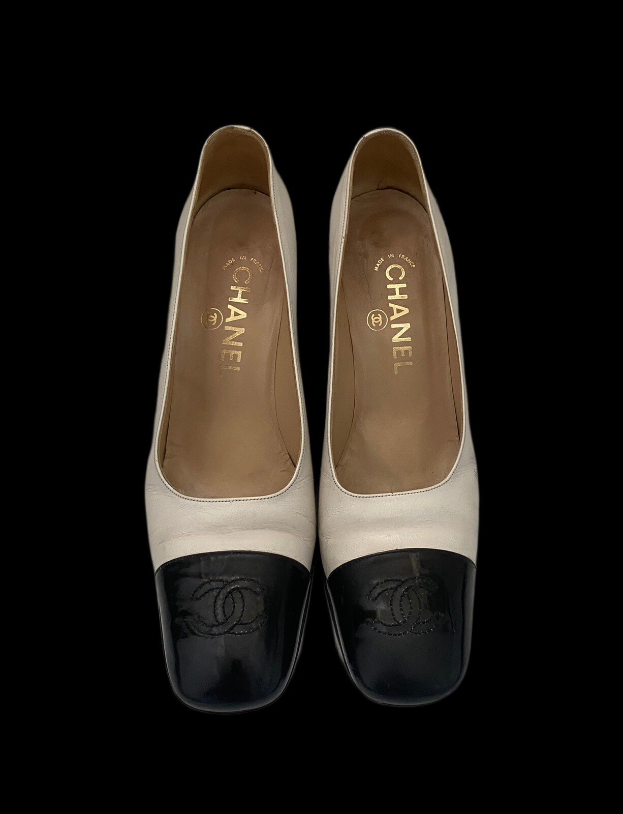 Chanel Classic White Black Cap Toe CC Logo Vintage Sh… - Gem