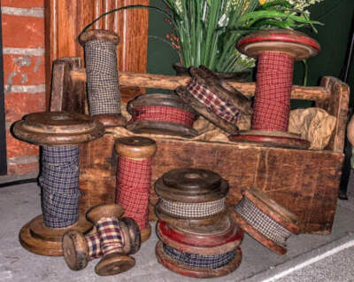 Farmhouse Primitive Vintage Wood Spools with Homespun Fabric 4 sizes ...