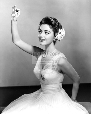 ANNA MARIA ALBERGHETTI SINGER AND ACTRESS - 8X10 PUBLICITY PHOTO (BT119 ...