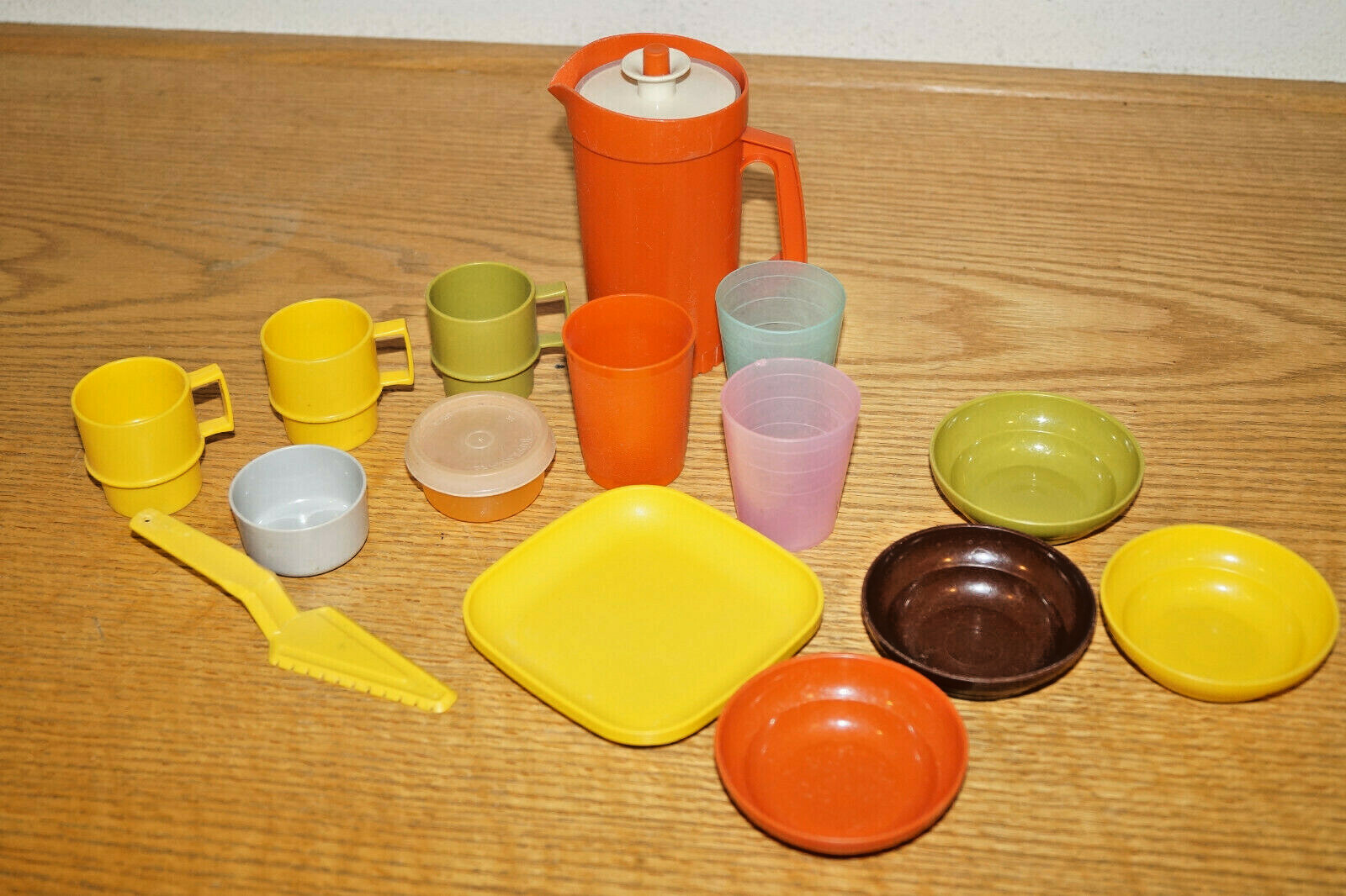 LOT OF 19 VINTAGE MINIATURE TUPPERWARE CUPS PITCHER DISHES + MORE | eBay