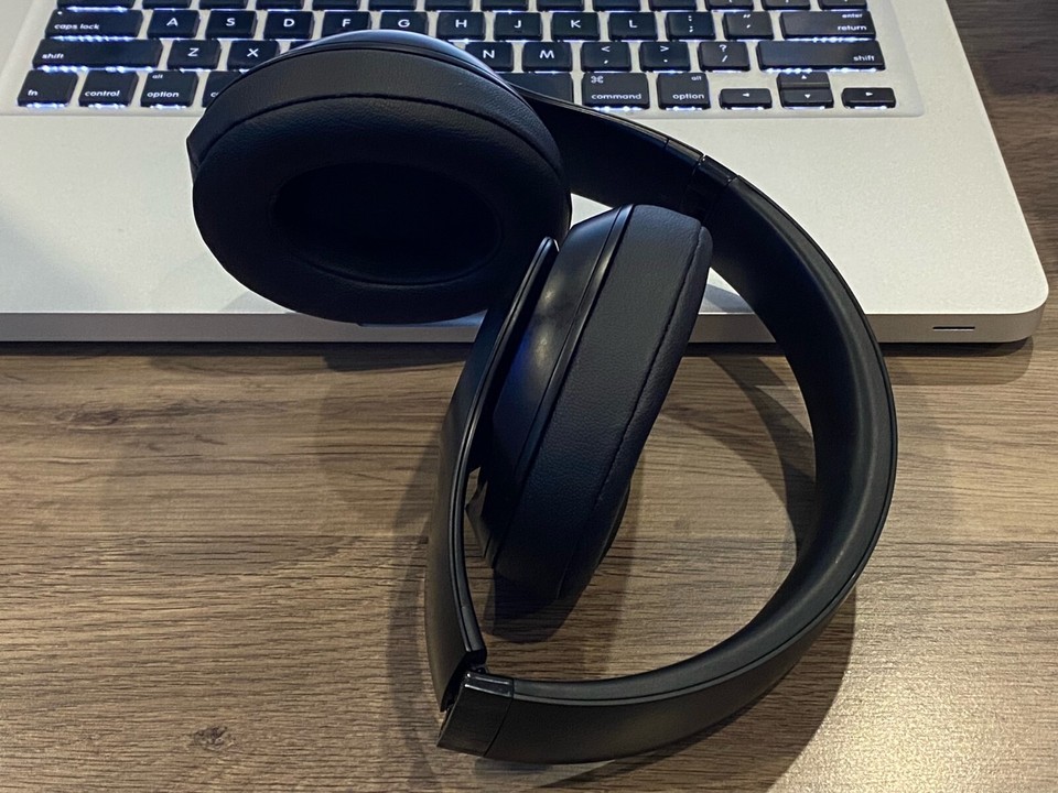 Apple Beats By Dre Apple Studio 3 Bluetooth Wireless Headphones / Matte ...