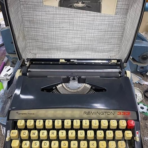 Remington 333 Sperry Rand Portable Typewriter with Carrying Case ...