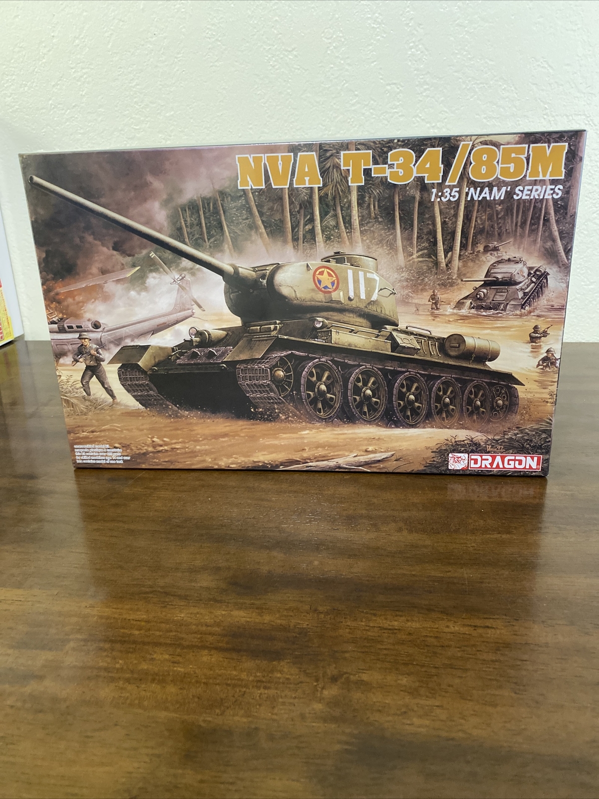 Dragon 3318 1:35 'Nam' Series NVA T-34/85M Tank 'Vietnam War' NEW RARE ...